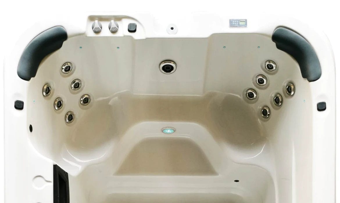 Sun & Soul: Soul 3900 Plunge Pool | Oyster Pools - Wales